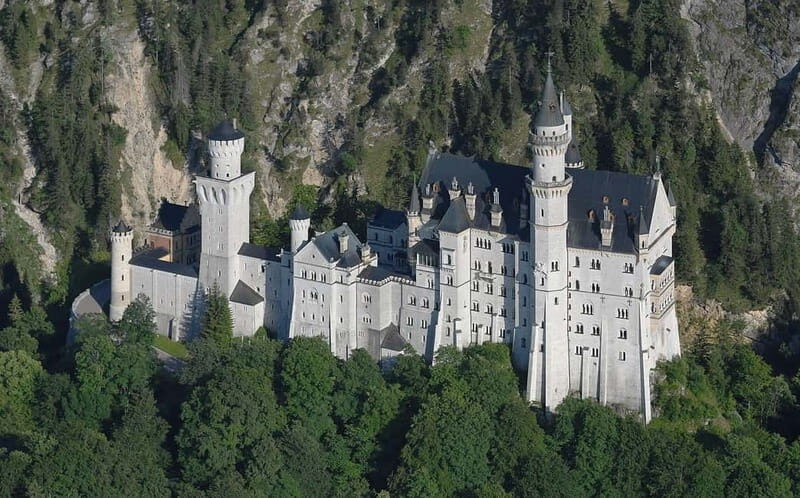From Munich: To Neuschwanstein Castle, Linderhof, Oberammerg - Key Points