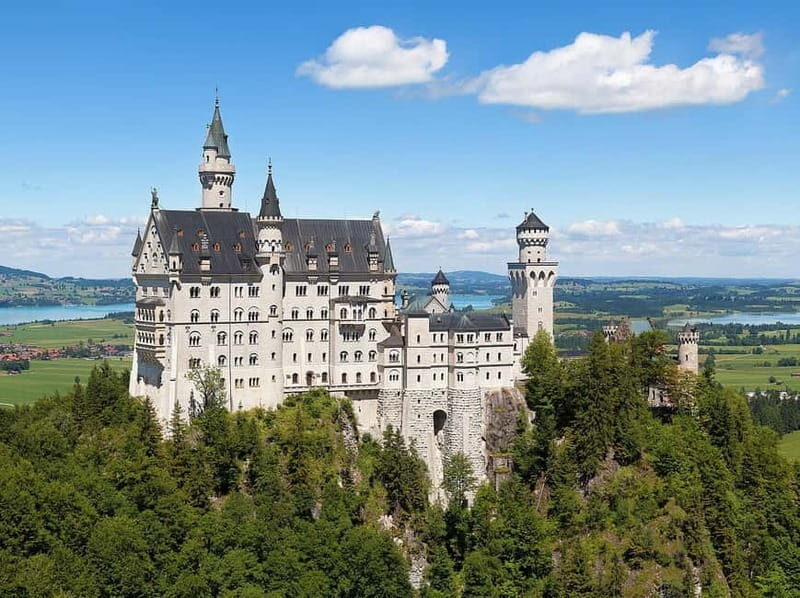 From Munich: To Neuschwanstein Castle, Linderhof, Oberammerg - An In-Depth Look at the Bavaria Day Trip