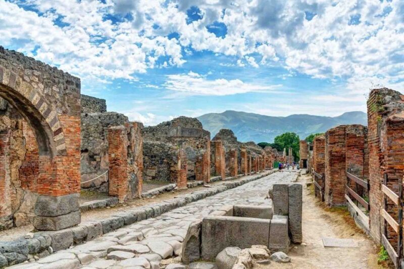 From Naples or Herculaneum: Half-Day Tour in Herculaneum - The itinerary in detail