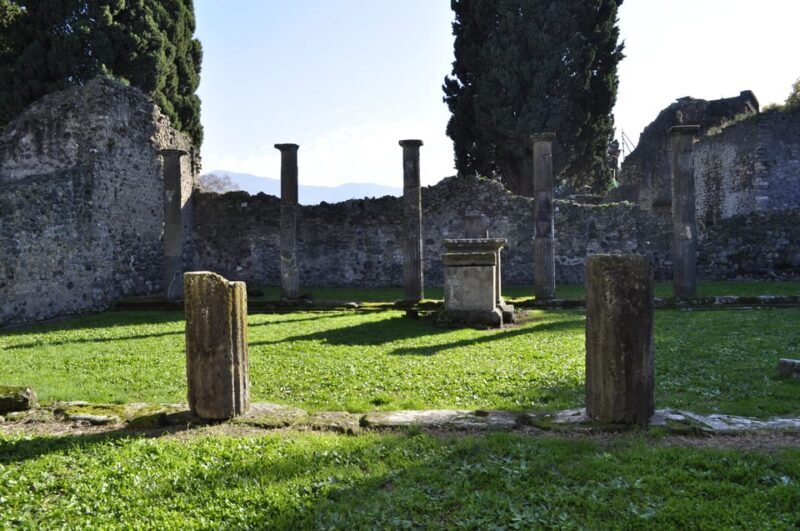 From Naples or Pompeii: Pompeii Skip-the-Line Entry and Tour - Transportation and Meeting Details