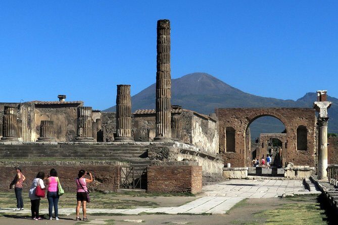 From Naples: Skip the Line Pompeii Guided Tour  Small Group - An In-Depth Look at the Pompeii Tour Experience