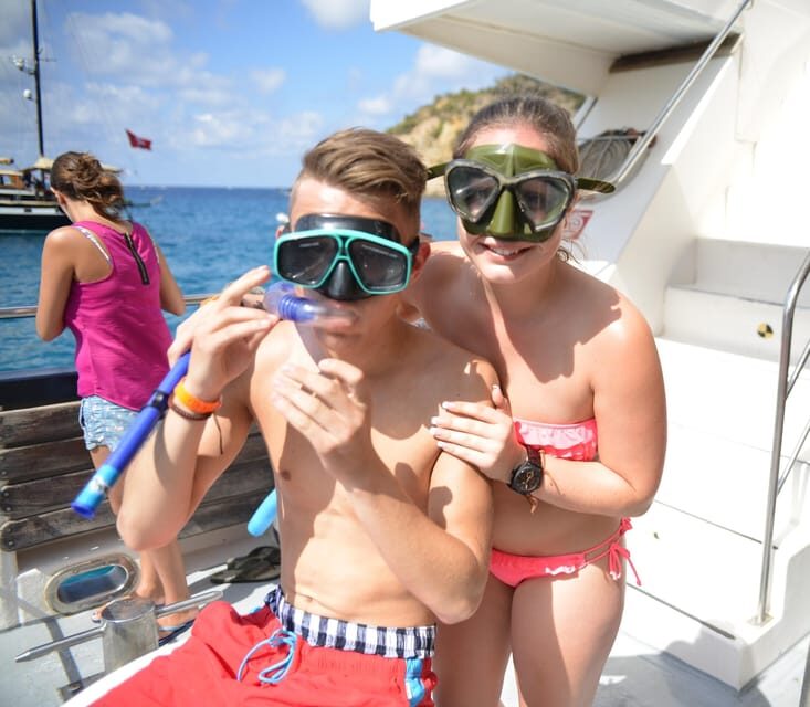 From Paguera: Dolphin Watching Cruise in a Glass-Bottom Boat - FAQs