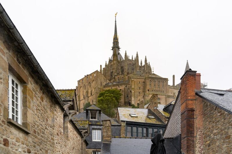From Paris: Mont Saint Michel Day Trip with a Guide - Key Points