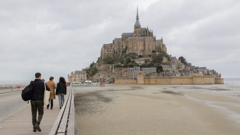 From Paris: Mont St Michel and Loire Valley 2 Day Tour - Who Is This Tour Best For?