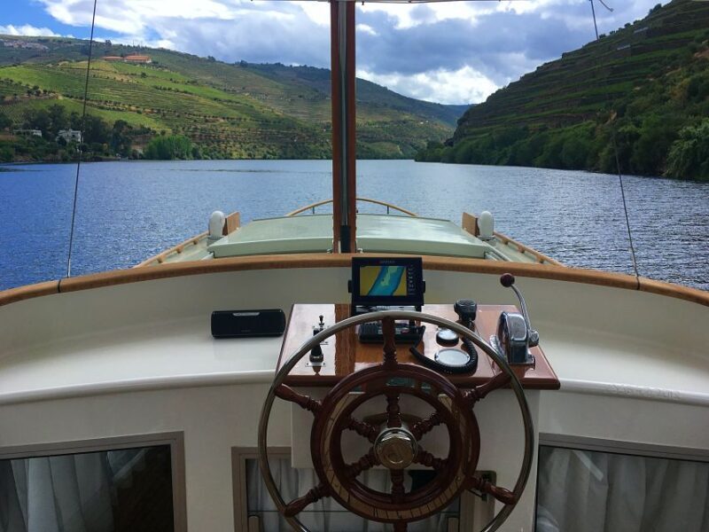 From Pinhão: Private Yacht Cruise along the Douro River - Exploring the Douro River from Pinhão in Style
