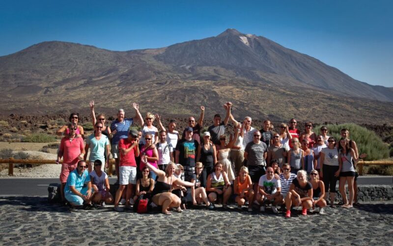 From Playa de las Américas: Full-Day Teide Jeep Safari - The Guides and Group Size