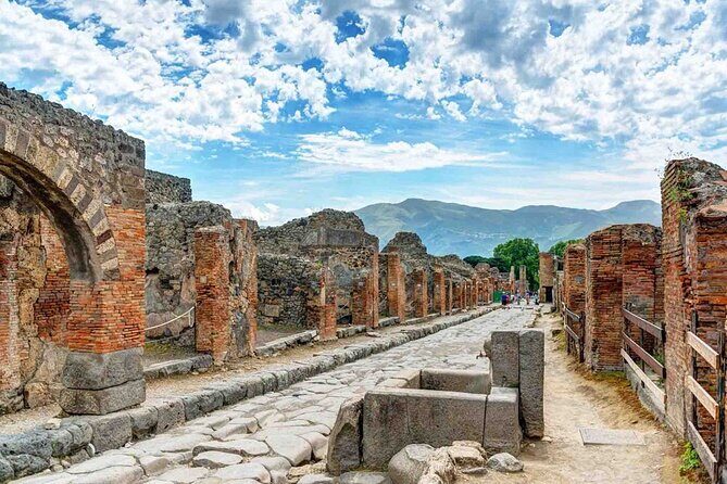 From Pompeii: Day Tour of Pompeii and Vesuvius with Bus Transfer - A Detailed Look at the Tour Experience