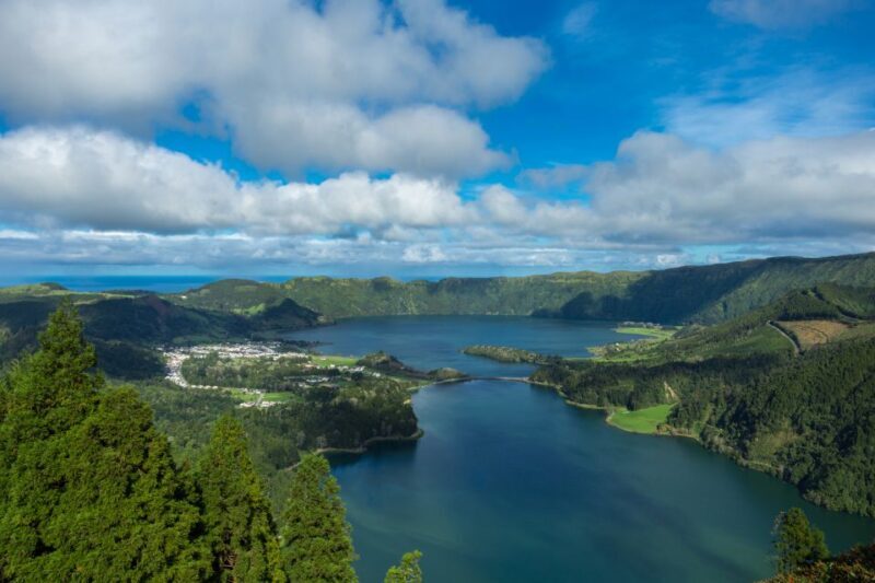From Ponta Delgada: Vista do Rei to Sete Cidades Guided Trek - Key Points