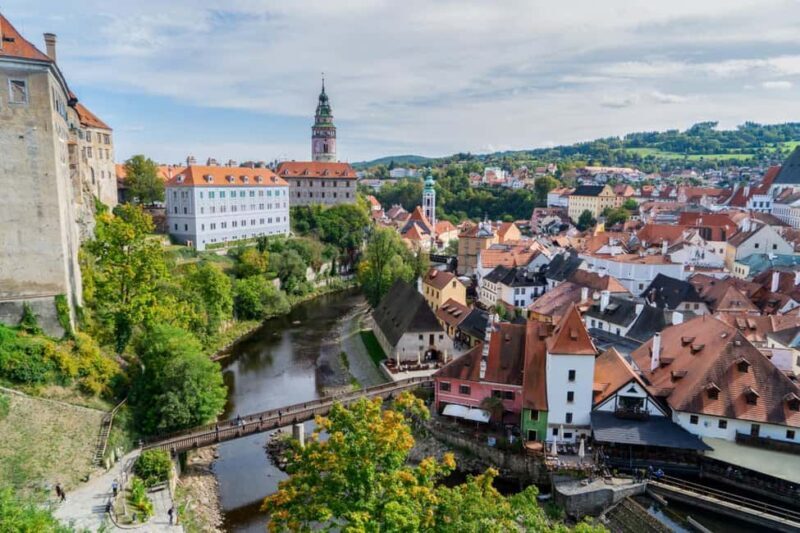 From Prague: eský Krumlov & Holaovice Village Day Tour - Exploring the Itinerary: What You Can Expect