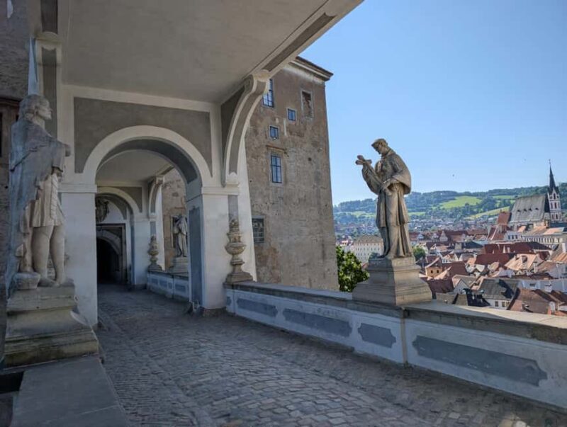 From Prague: eský Krumlov & Holaovice Village Day Tour - Practical Tips for Travelers