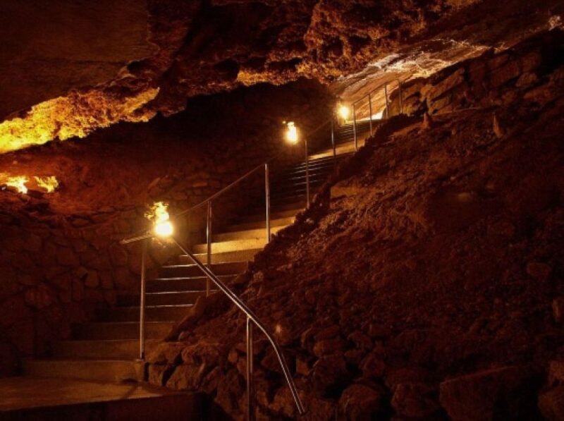 From Prague: Karltejn Castle & Konprusy Caves Tour - The Itinerary: A Deep Dive into the Day