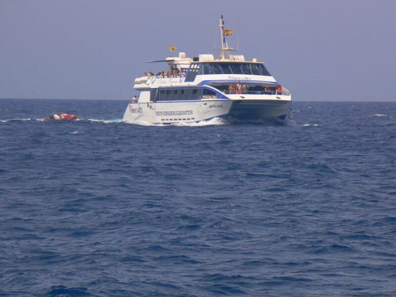 From Puerto Rico: Boat trip along the coast w/ Food & Drinks - An Overview of the Experience