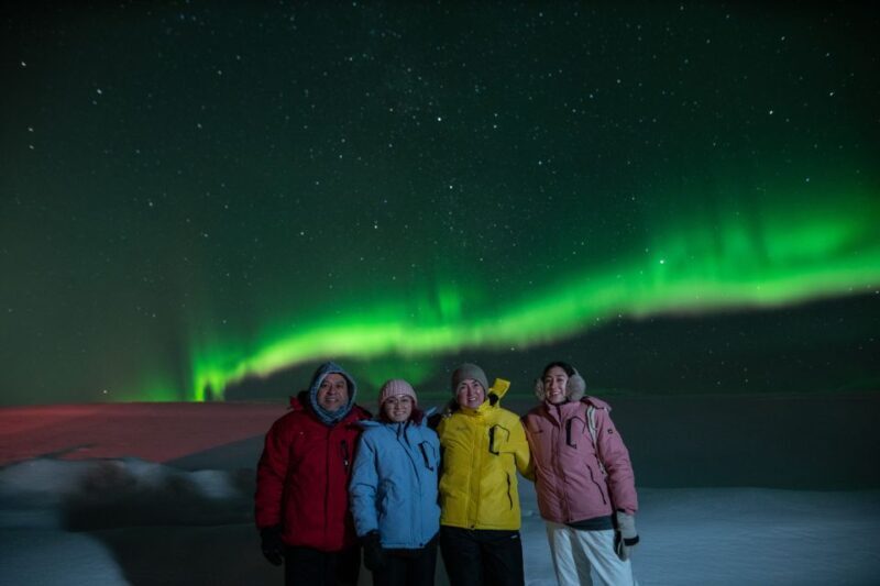 From Reykjavik: Northern Lights Guided Tour with Photos - How the Tour Works: A Step-by-Step Breakdown  