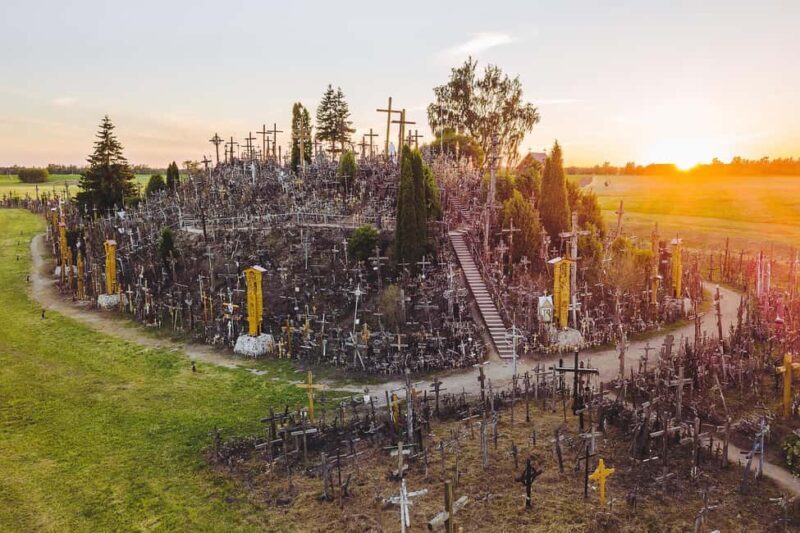 From Riga: Hill of Crosses & Jelgava Guided Tour - A Deep Dive Into the Tour Experience