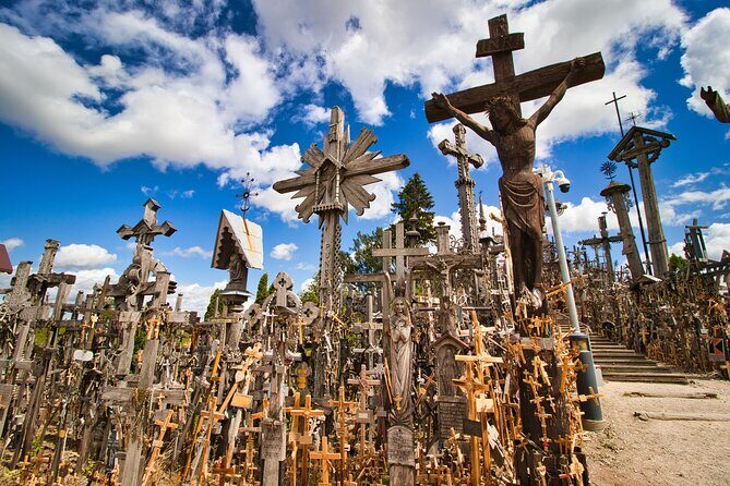 From Riga: Hill of Crosses & Jelgava Highlights - Exploring the Itinerary in Detail