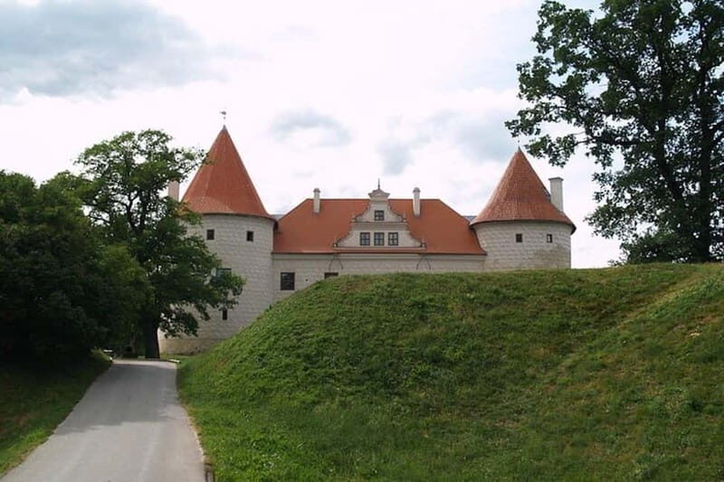 From Riga: Trip to Hill of Crosses, Rundale Palace & Bauska - Practical Details and Tips