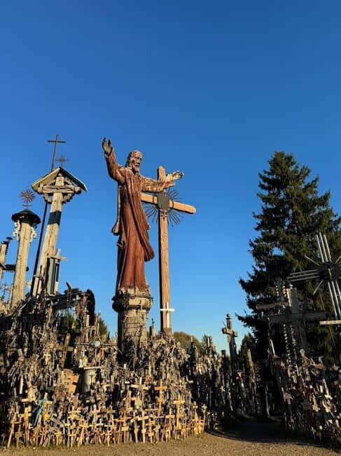 From Riga: Trip to the Hill of Crosses and Pearls of Jelgava - Who will love this tour?