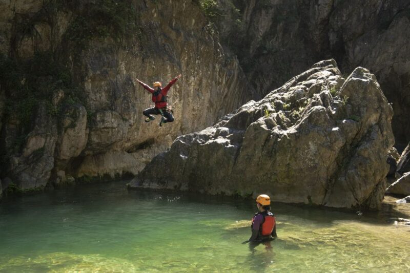 From Santiago,NL: Matacanes Canyon Canyoneering Tour & Lunch - Meals and Rest Breaks