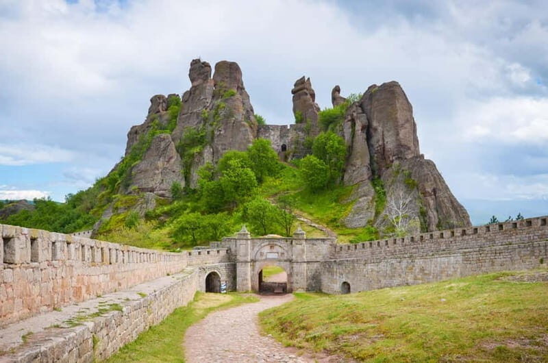 From Sofia: Belogradchik Fortress & Venetsa Cave 12 hrs Tour - Key Points