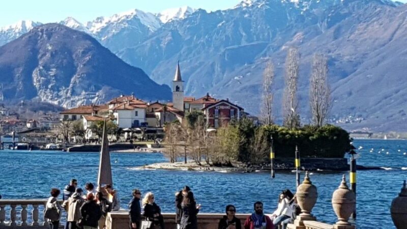 From Stresa: Isola Pescatori Hop-on Hop-off Boat Tour - The Experience of the Boat Ride