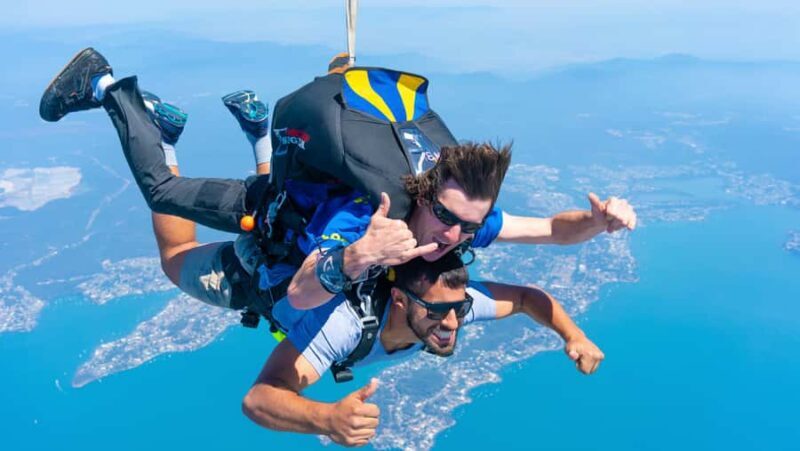 From Sydney: Tandem Skydive Experience over Newcastle Beach - An Authentic Adventure with a View to Match