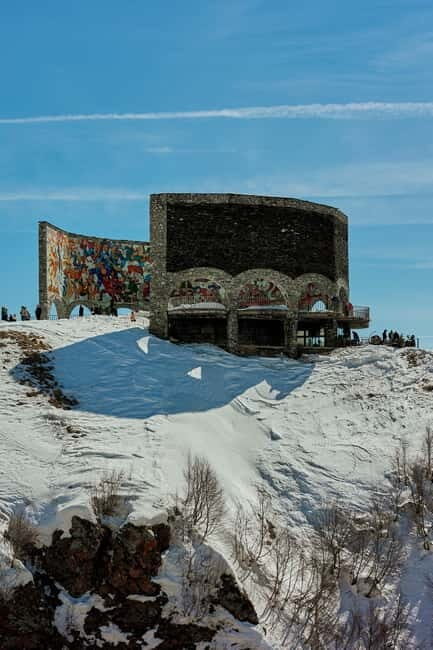 From Tbilisi: Ananuri, Gudauri, and Kazbegi Tour with Guide - What Sets This Tour Apart?