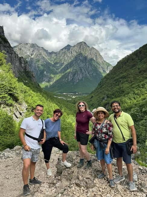 From Tirana: Berat & Belsh Day Tour  Small Group - Scenic Stop at Belshi Lake