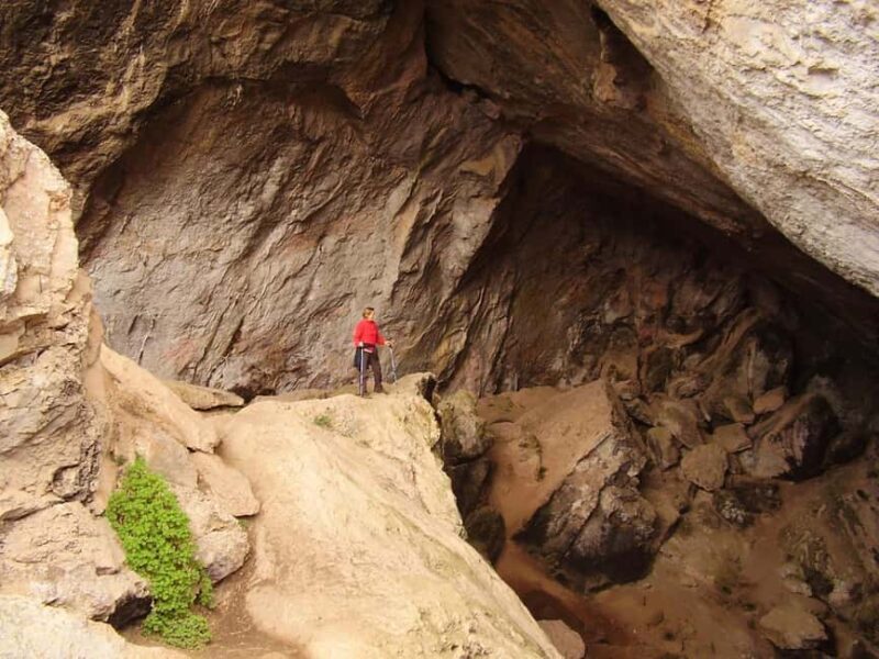 From Valencia: Full Day Tour to Montanejos & Thermal Pools - Practical Tips and What to Expect