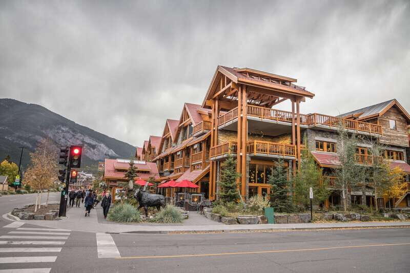 From Vancouver: Rocky Mountains 8-Day Tour - Whistler and Vancouver: Mountain Resort to Coastal Charm