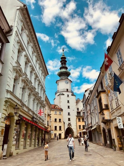 From Vienna: Bratislava with Local Guide, Castle & UFO Views - Why Travelers Keep Coming Back to This Tour