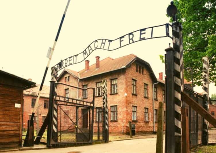 From Warsaw: Auschwitz Day Tour by Private Car with Lunch - The Journey from Warsaw to Auschwitz