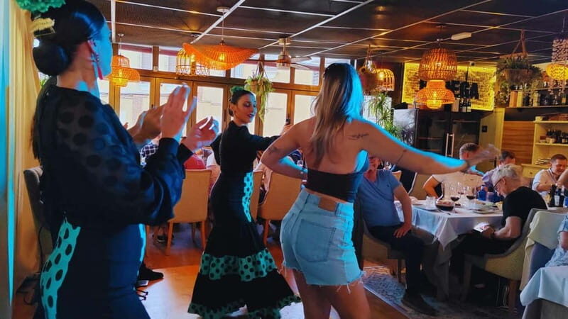 Fuengirola: Flamenco Show & Dinner at Tipi Tapa, near Mijas - FAQs