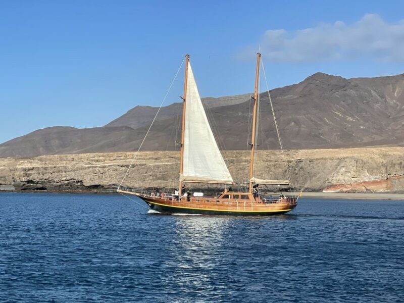 Fuerteventura: Sunset boat trip with DJ, Food & Drinks - An In-Depth Look at the Experience