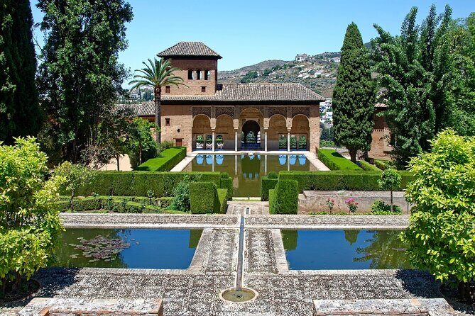 Full Alhambra Tour with Official Guide - Authentic Experiences and Review Insights