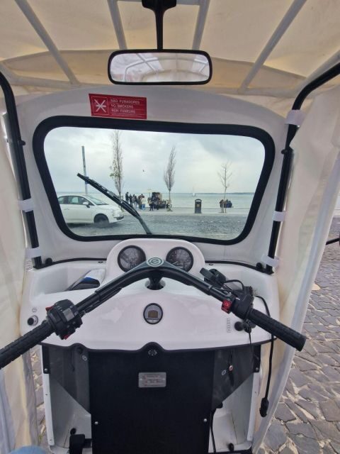 Full city of Lisbon on board of a private car - Why Choose This Private Lisbon Tour?