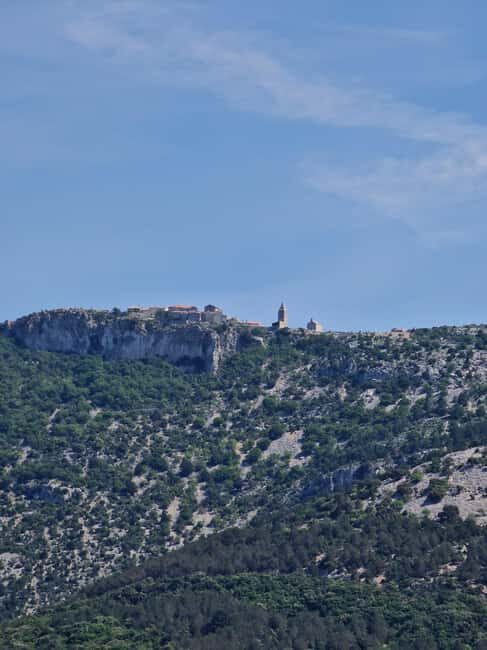 Full day boat-trip Medulin, blue Cave, Cres + dolphin search - Key Points  