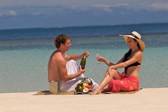 Full Day Castaway Island with Lunch - The Lunch Experience