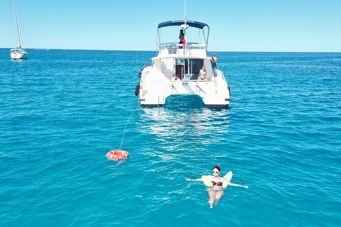 Full-day catamaran tour in Palermo: boat experience with lunch - Practical Details and Value