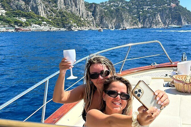 Full-day Exclusive Private boat tour on the Amalfi coast - FAQ