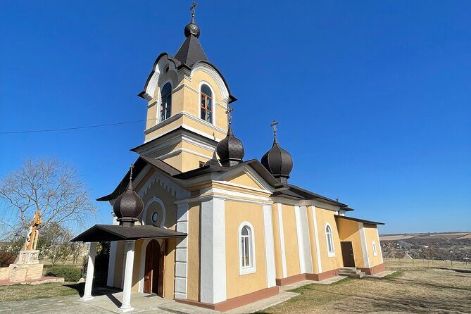 Full-Day Hiking Trip to Tipova Cave Monastery and Lalova Village - What Reviewers Keep Highlighting