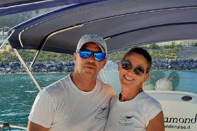 Full Day on board with lunch in luxury private tour - Key Points