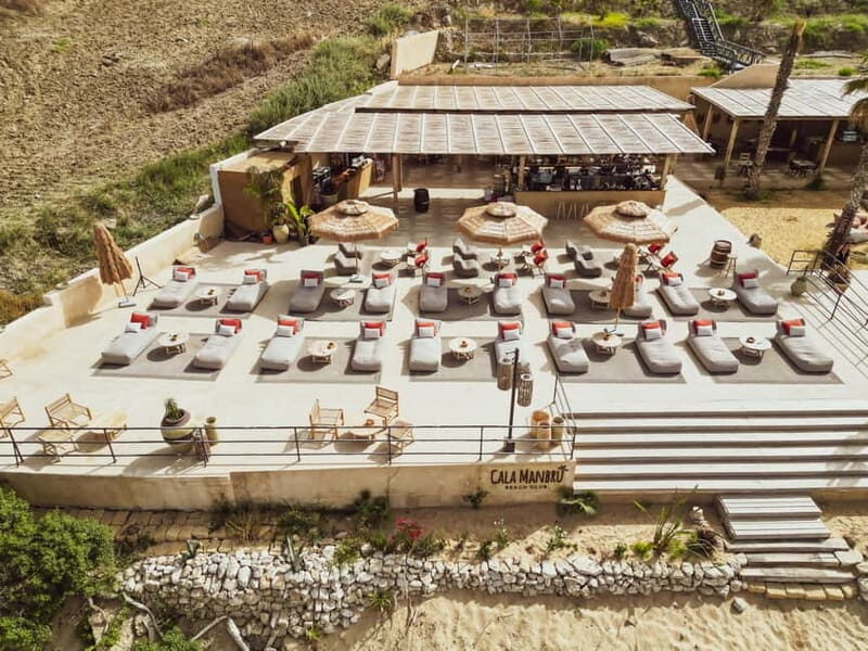 Full Day Pass to Cala Manbrù Beach Club - Who Should Consider This Experience?