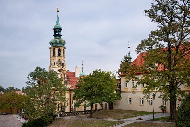 Full-Day Prague Tour with Prague Castle, Lunch and Vltava Cruise - An In-Depth Look at the Tour Experience  