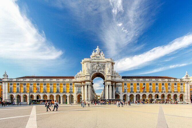 FULL DAY Private Tour of Lisbon's main tourist attractions - First Impressions of the Tour