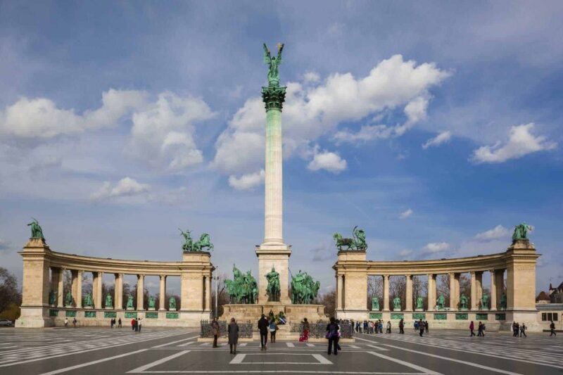 Full-Day Private Trip from Vienna to Budapest - Overview of the Experience  