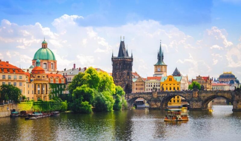 Full-Day Private Trip from Vienna to Prague - Key Points