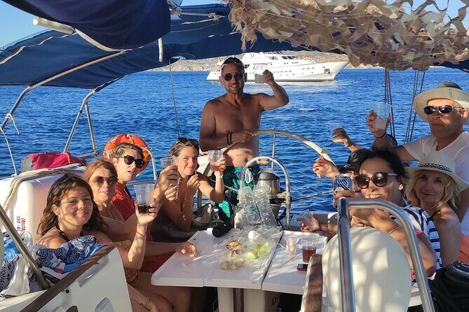 Full day sailing cruise on the West side of Milos island - Key Points