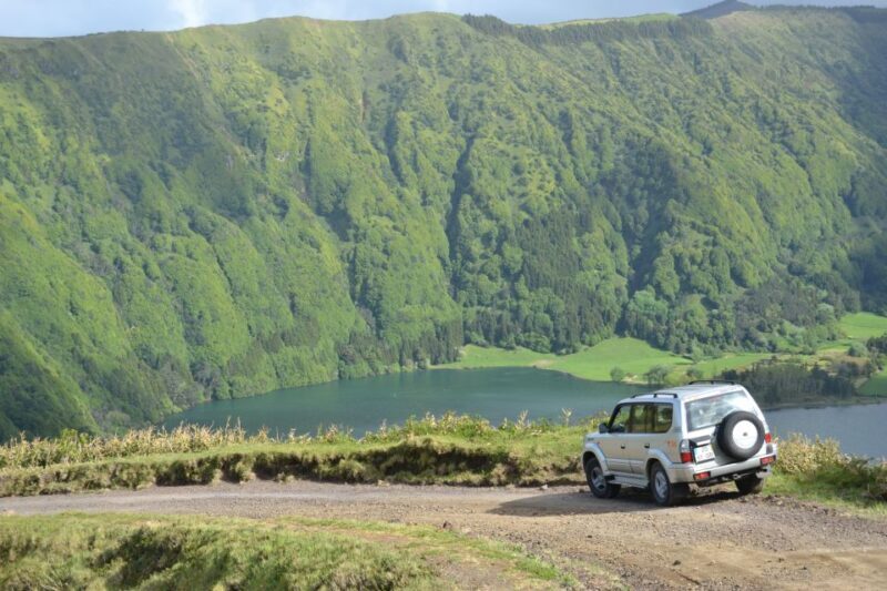 Full-Day Sete Cidades & Ferraria from Ponta Delgada - An In-Depth Look at the Full-Day Sete Cidades & Ferraria Tour