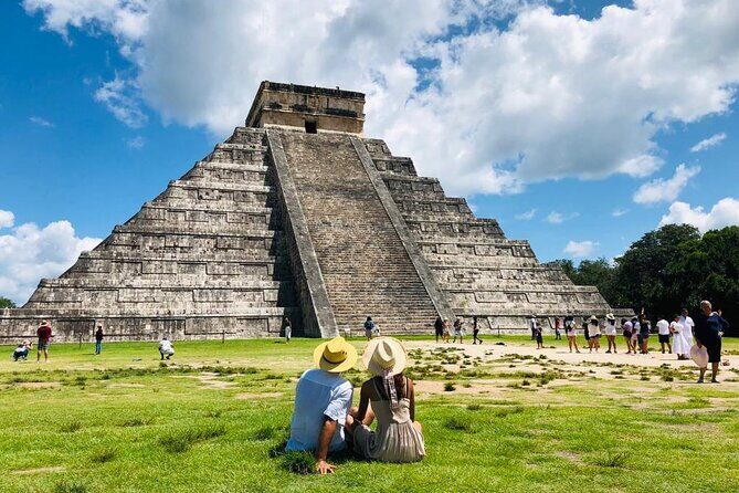 Full Day Tour Chichén Itzá Cenote Saamal Valladolid with buffet - Chichén Itzá: The Archaeological Wonder
