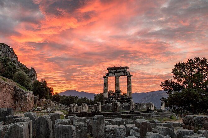 ''Full-Day Tour of Delphi-Byzantine Monastery of Hosios Loukas'' - Key Points